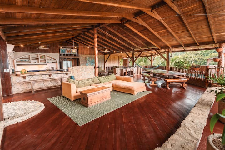 Luxury Getaway • 7 King Beds + Private Waterfall - Costa Rica