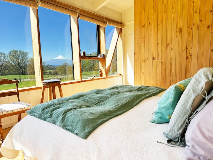 Relajo Sureño Y Vista Al Volcán - Frutillar