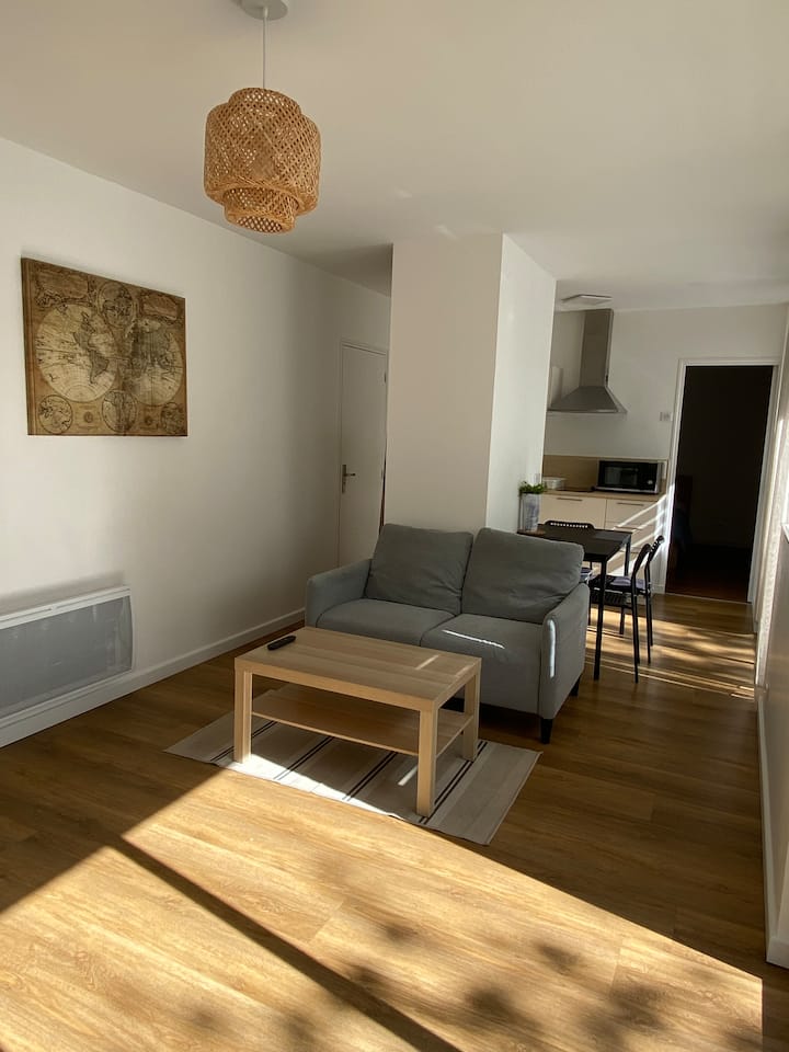 Joli T2 Lumineux Avec Balcon - Proche De La Gare - ibis Styles Saint Nazaire Centre Gare