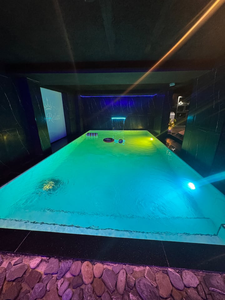 Appart Lumineux, Belle Piscine Et Vue Imprenable - Algerien