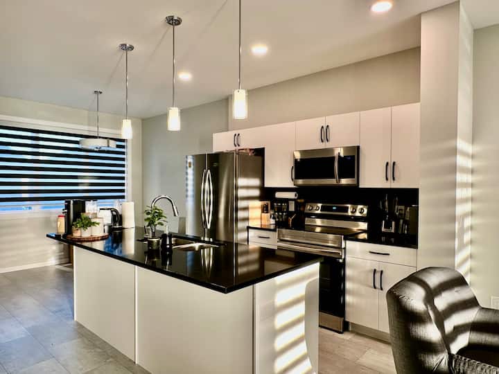 3 Bedroom House |Near Uofm | Bison Run High School - Winnipeg