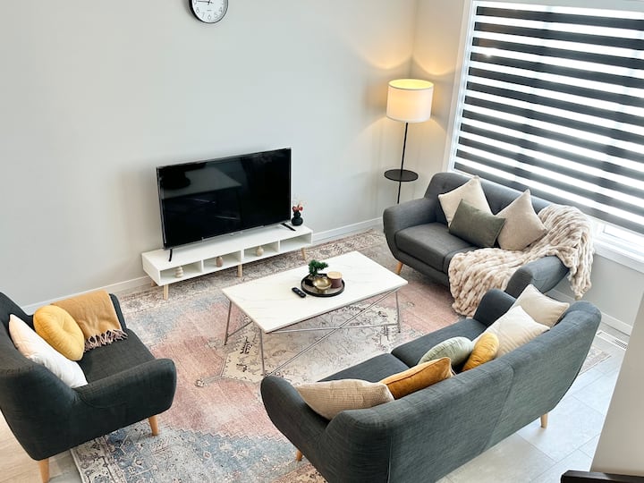 3 Bedroom House |Near Uofm | Bison Run High School - Winnipeg