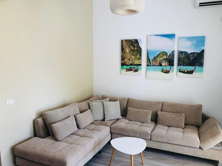 Family Seaview Condo Bougainville Bay - Albania