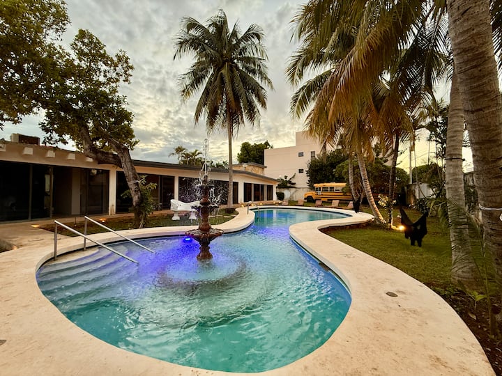 Spacious Loft For 6 With Pool & Garden Access - Mérida