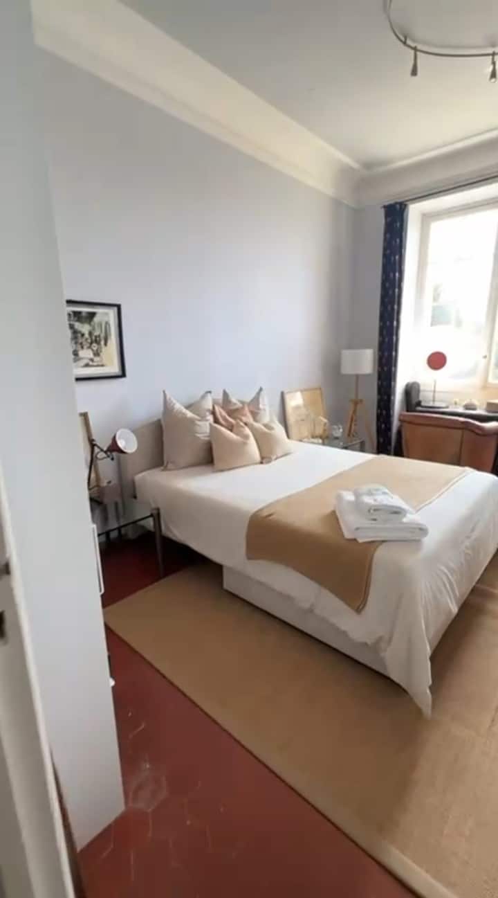 Luxury 2 Bedroom Cap Dail La Mala Beach Apartment. - Beausoleil