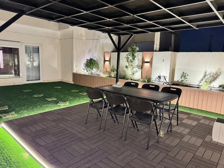 شقة فندقية غرفتين و صالة مع جلسة خارجية خاصة 403 - Riad