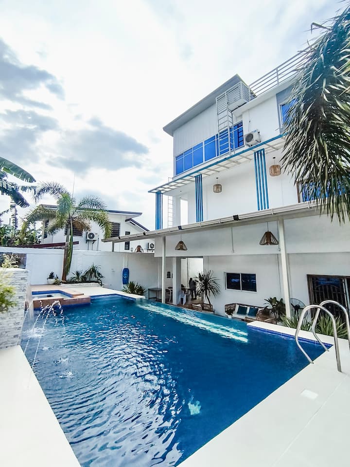 The Oikos Place ~Your Santorini Escape Up To 20pax - Dasmariñas