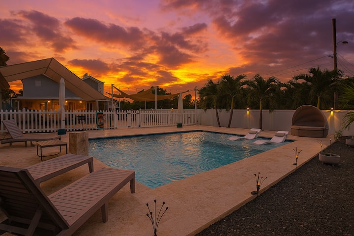 Pool/screened-in Deck/10 Min. To Beach/sleeps 15 - Aguadilla