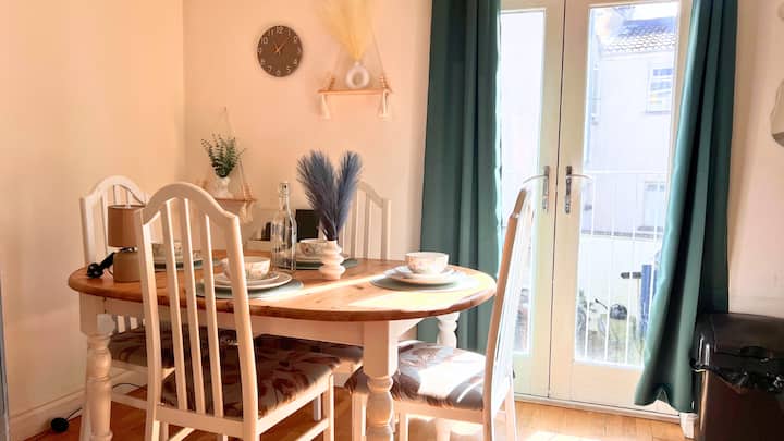 Urban Oasis – Stylish Boho Flat In Bristol - Bristol