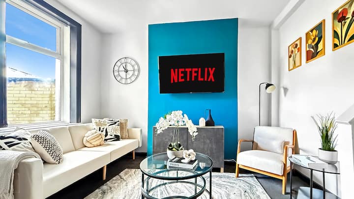 3 Bed Home | Free Parking | 1 Min From Turf Moor - Burnley