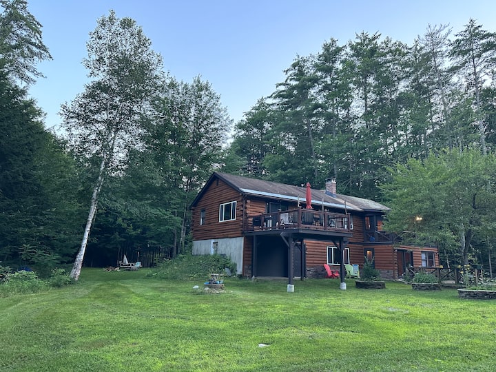 Log Cabin Hideaway Near Ski Resort & Hermit Lake - Lake Winnipesaukee, NH