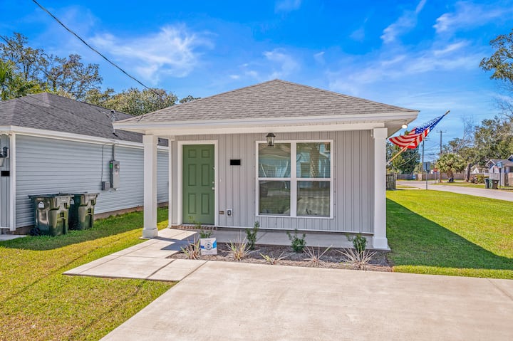 Cozy 2br/2 Ba Cottage - Warrington, FL