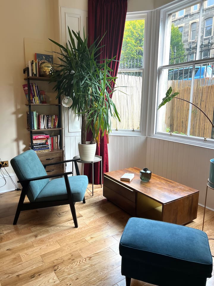 Elegant Main-door Flat Near Calton Hill (A11) - Edinburgh
