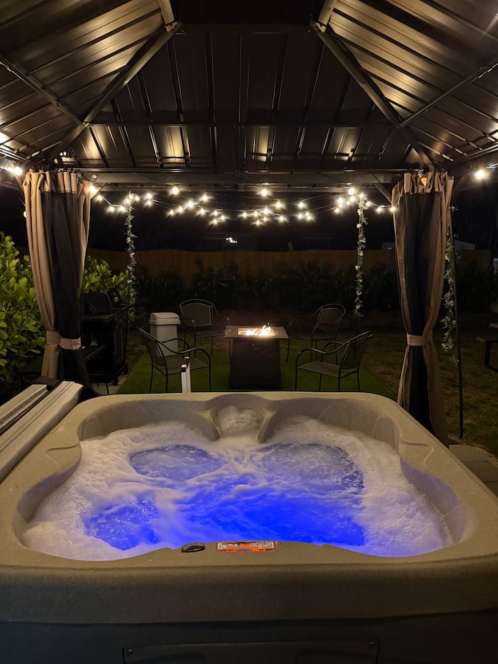 Beach Breeze Getaway - Sanibel Island, FL