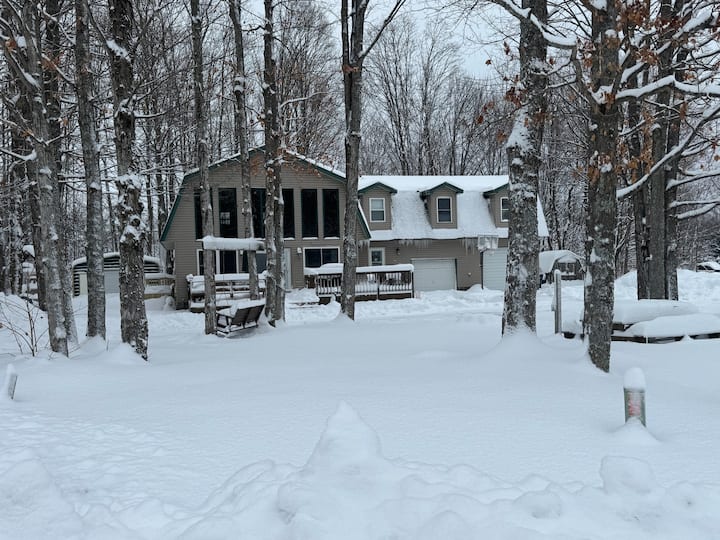 The North Pole- Great For Large Group- Game Room - Michigan