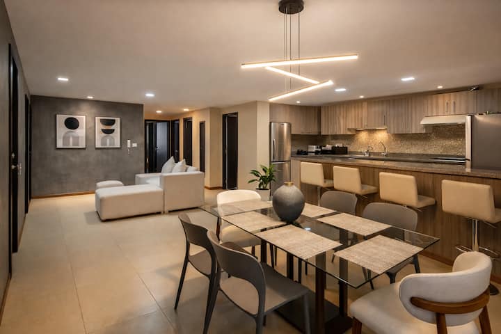 Elegant & Spacious | 3 Bedrooms + Parking - Cuenca