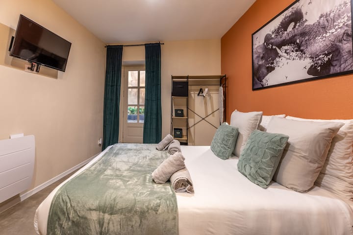 Elehouse : Studio Avec Terrasse Au Cœur De Riom - Riom