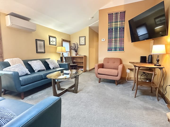 3br Apt Center Of Bar Harbor! [Blueberry Bungalow] - Bar Harbor, ME