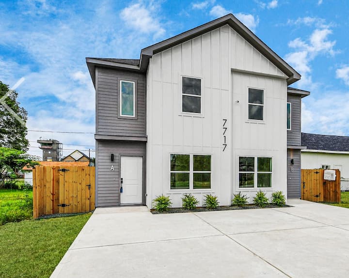 Newly Built Modern Duplex, Minutes From Downtown. - Houston, TX