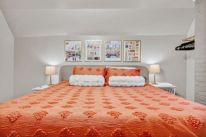 Suite Dreams Cleveland 3rd Floor Edition - Shaker Heights, OH