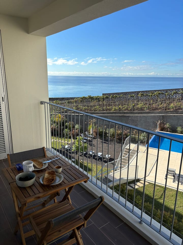 Oceanview Cozy Apartment With Pool Near Funchal - マデイラ諸島