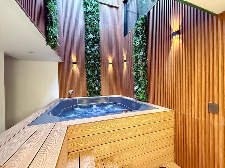 Exclusiva Casa En El Sector Malibú - Medellín, Colombia