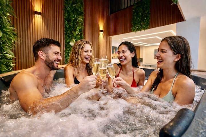 Luxury House W/ Jacuzzi / 13 Px / 12 Min Provenza - Medellín