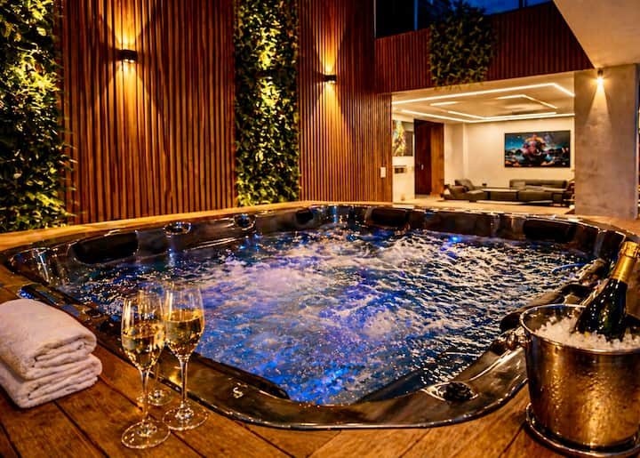Luxury House W/ Jacuzzi / 13 Px / 12 Min Provenza - コロンビー メデジン