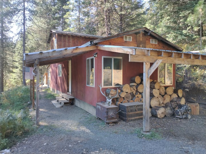 The Wolf's Lair - Heyburn State Park, Plummer