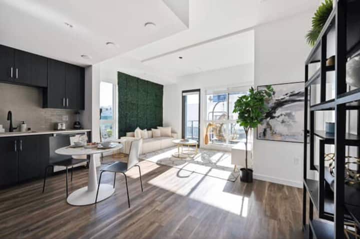 Modern Luxe Apartment - West Hollywood