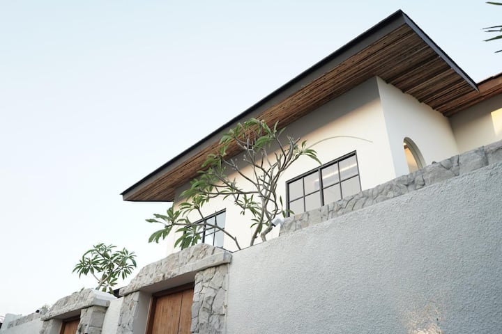 2br Private Pool Centre Seminyak Walk To Beach - Bali