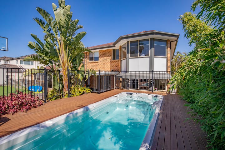 Driftwood Hideaway - Caves Beach