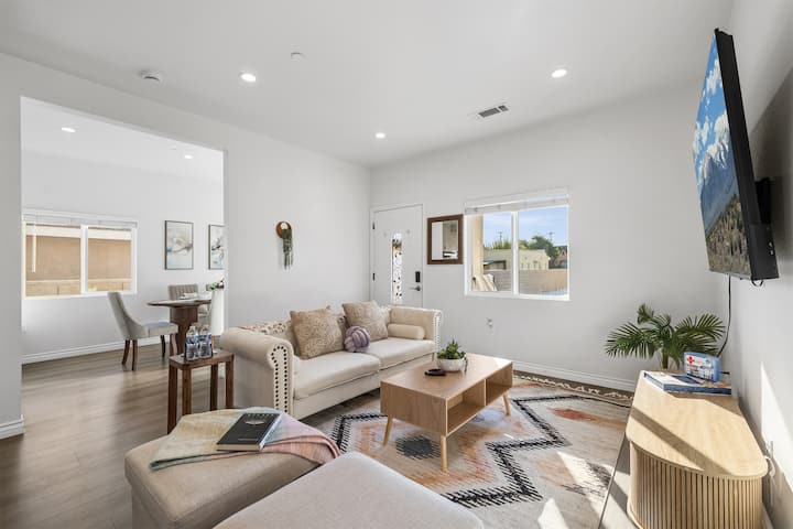 Jie's 3b3b Modern Brand New Home With Harmony - Rosemead, CA