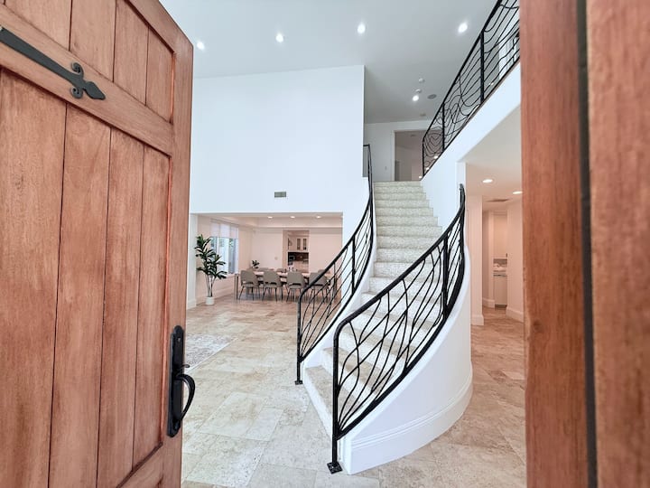 Sherman Oaks Serenity 5bds & 5.5bas W/ Pool&spa - Los Angeles, CA