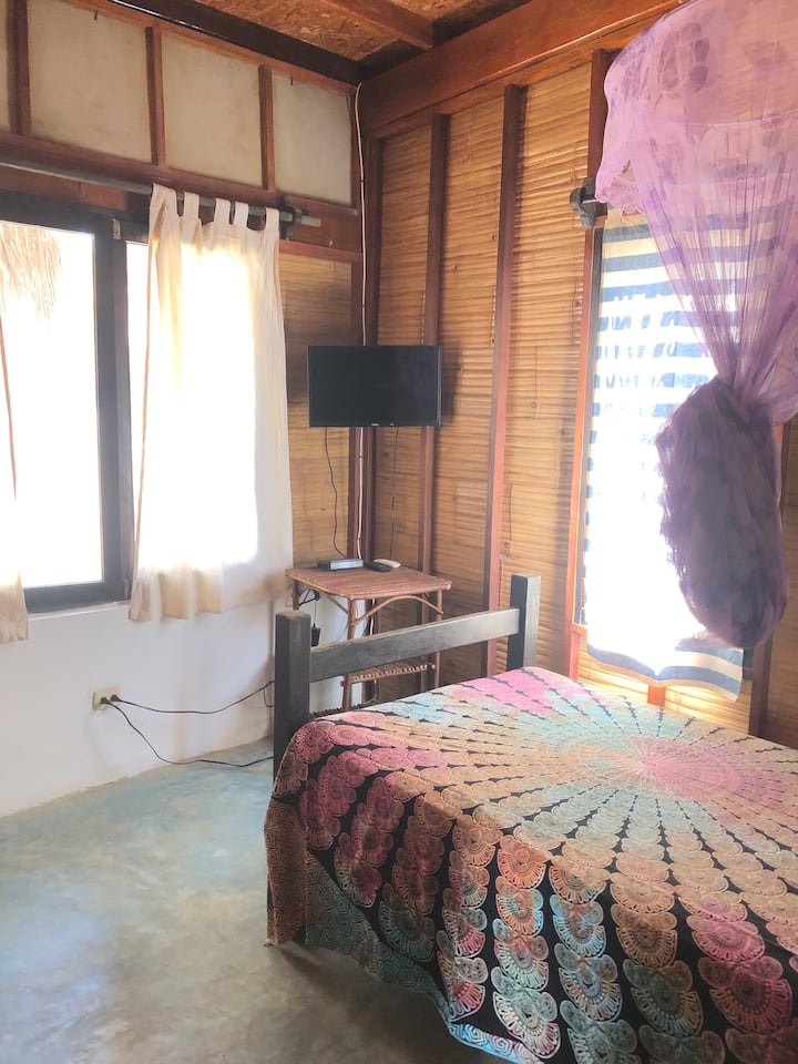 Kiba House. Cabaña A Un Paso Del Mar. Pizzería. - Máncora