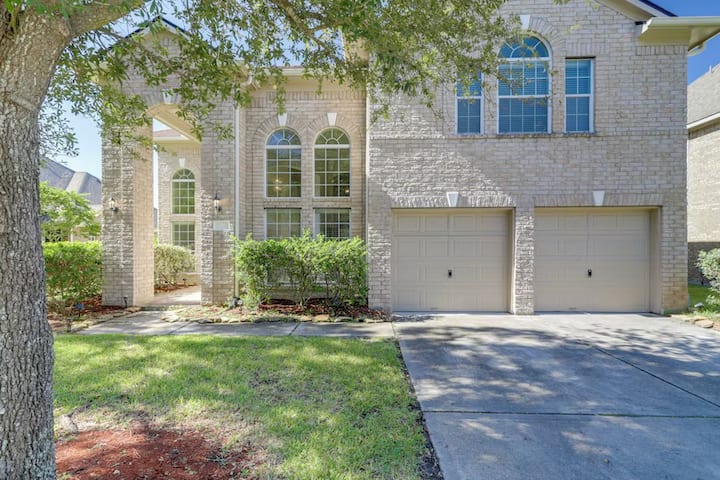 Lake-view Home W/ Pool Access In Legends Ranch! - Spring, TX