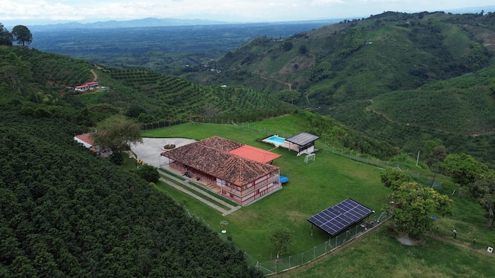 La Colonia Finca Cafetera+piscina+jacuzzi+empleada - Génova