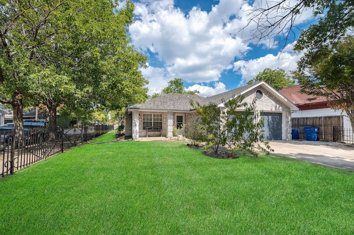 Modern 3br In Bishop Arts | Walk To Shops - Dallas, TX