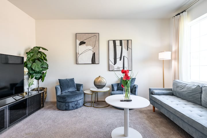 Chino 3br | 6 Beds · 2.5 Baths · Warm & Cozy Stay - 치노