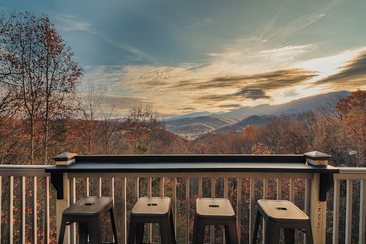 Million$views/location! Hottub, 3 Pools, Gameroom - Gatlinburg, TN