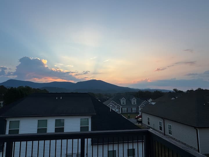 Brand New Townhouse Overlooking Fort Mtn. - Chatsworth, GA