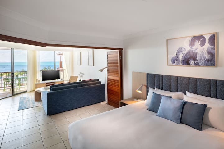 Stunning One Bedroom Ocean View Stay 2+ & Save - Airlie Beach