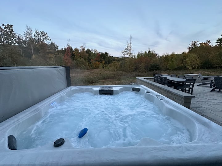 5 Bed 3.5 Bath Home In Glen Arbor Township - Empire, MI