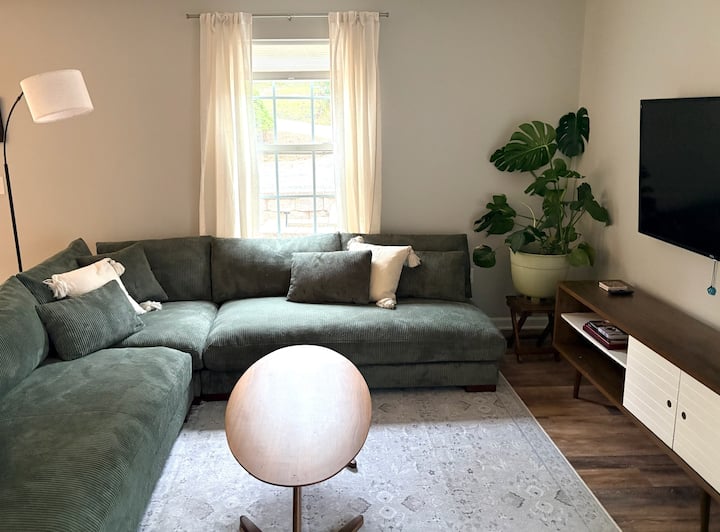 8 Min To Avl-clean, Comfy, Pet Friendly-hot Tub - Asheville, NC