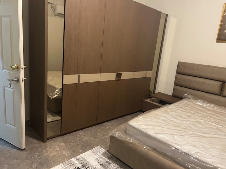 Pour Vos Séjours, Un Immeuble De R+6 Très Luxueux - Conakry
