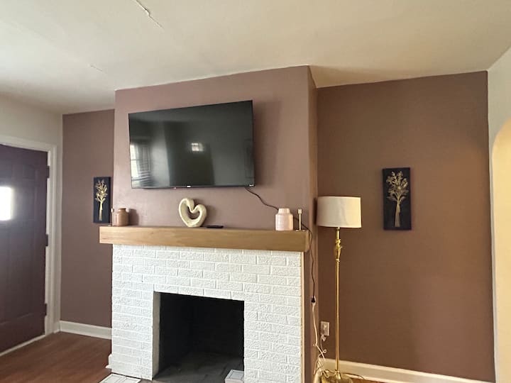 Cute & Cozy In Belleville - Belleville, IL
