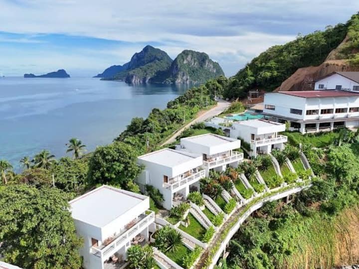 Hotel & Pool On Top Of A Hill With Amazing View. - エル・ニド