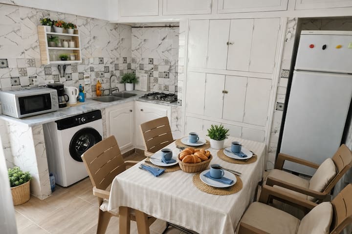 Sérénité Moderne Dans La Ville Sainte De Kairouan - Tunesien