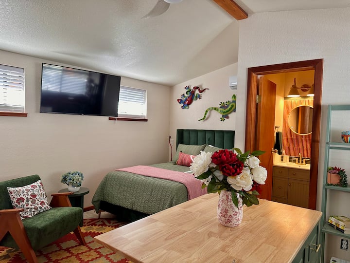 Casita 3 Mins To Downtown Farmers Market - Field of Dreams - Las Cruces