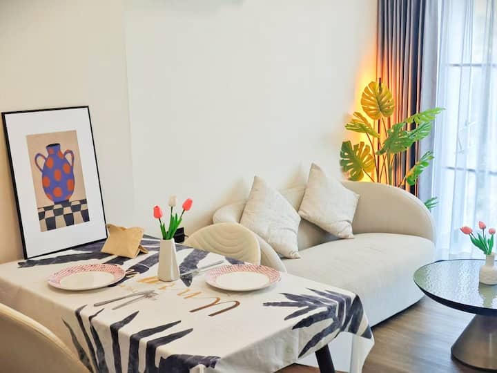 The Postmodel Life - Thành phố Chiang Mai